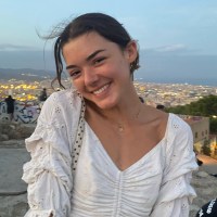 Isabella Elena – living beyond the confines of labels